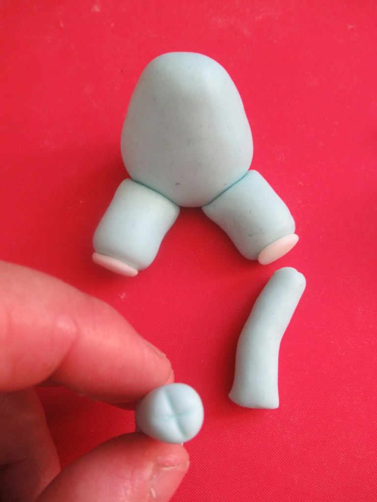 Anleitung zum Modellieren eines Bären aus Fondant – Die Kunst des Backens