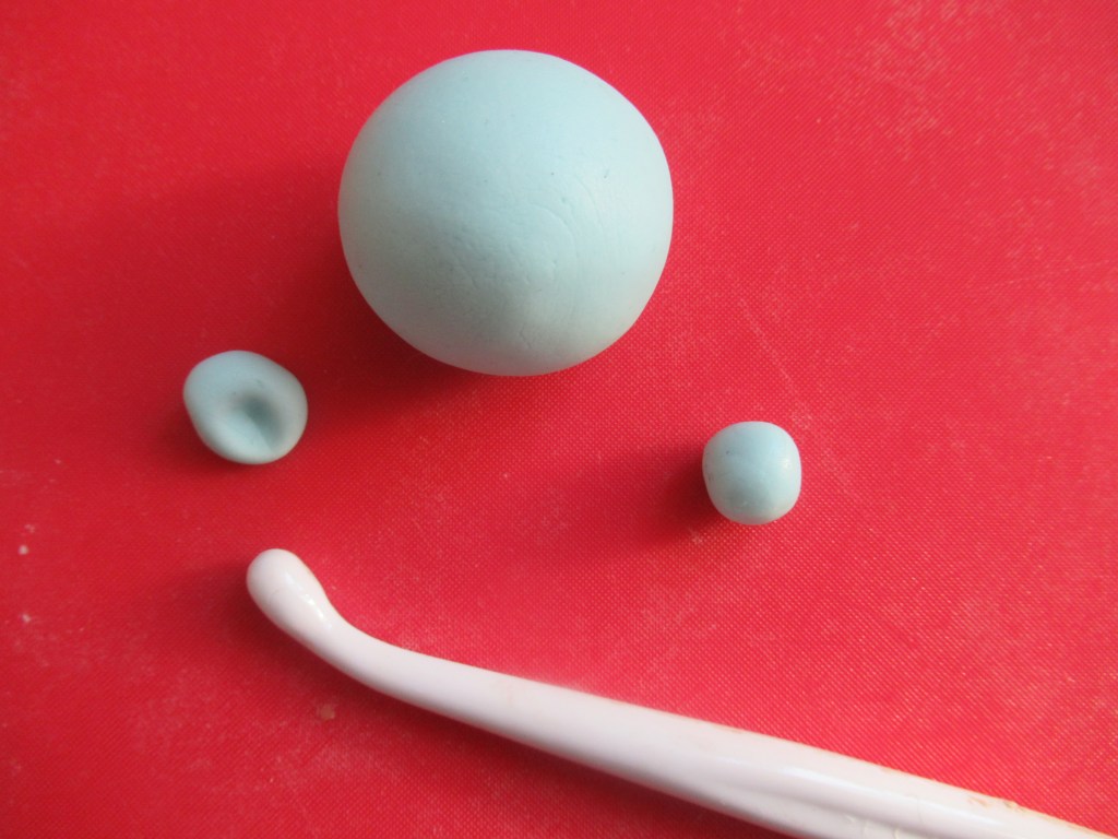 Anleitung zum Modellieren eines Bären aus Fondant – Die Kunst des Backens